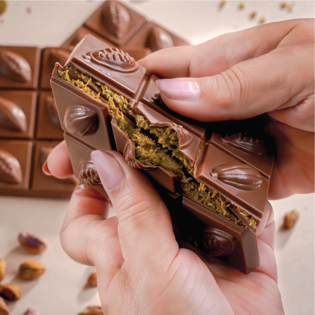 Pistachio Kunafa Chocolate Bar – Lals - Chocolate and Gifting Brand in ...